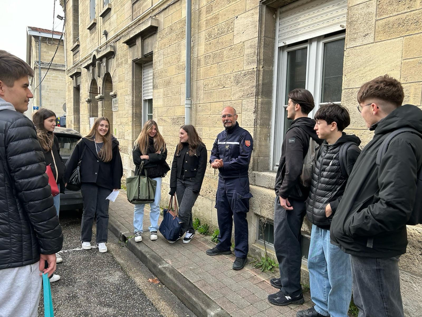 1 STMG1, UNE CLASSE ENGAGEE ! – Lycée Max Linder